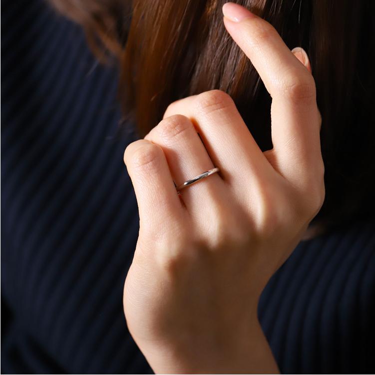 DEVAS プラチナリング 指輪 プラチナ リング 1.5mm幅 甲丸 光沢 マット PT950 pt レディース プラチナ指輪 シンプル 地金 本物 つけっぱなし 刻印 誕生石 ペア ...