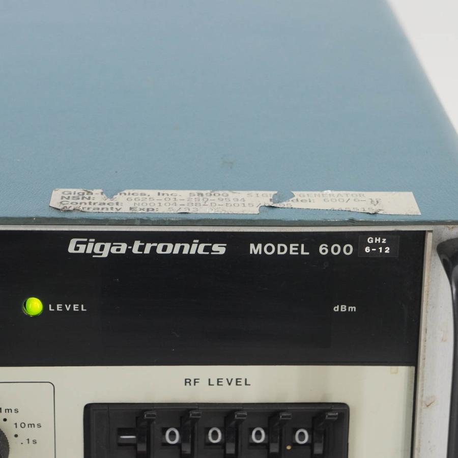 [DW]USED 8日保証 Giga-tronics 600 600/6-12 SYNTHESIZED MICROWAVE SIGNAL ...