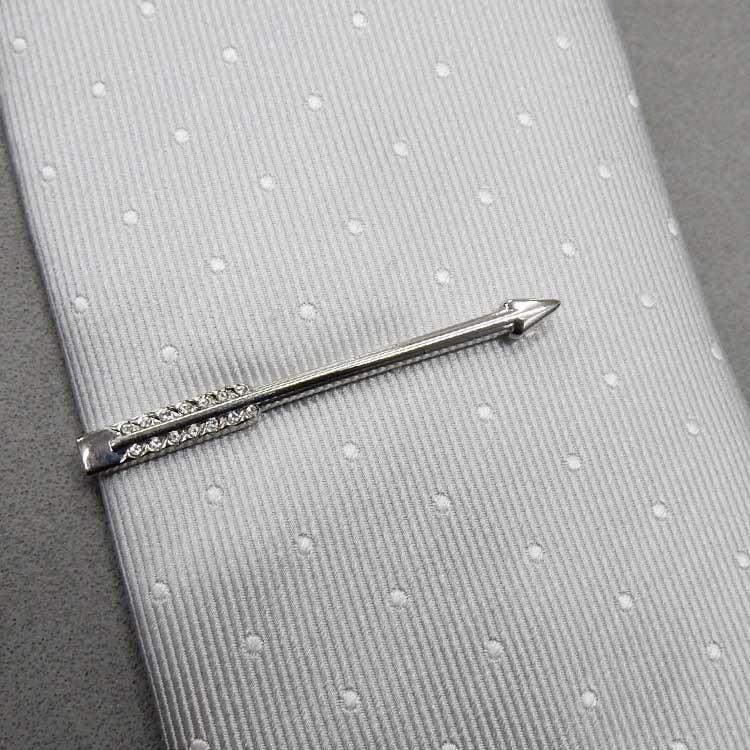 サイモンカーター SIMON CARTER ネクタイピン/タイバー シルバー スワロフスキー 矢 スライダー タイピン SMC-TP05 : 背広屋石K - 通販 - Yahoo!ショッピング