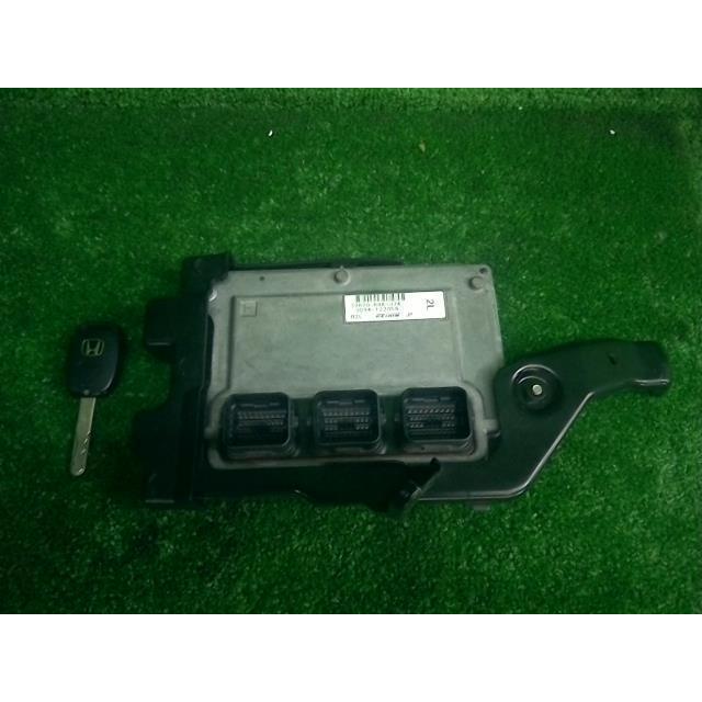 フィットシャトル DAA-GP2 エンジンコンピューター ECU NH624P H23年 37820-R8K-J74 ハイブリッド LDA ...