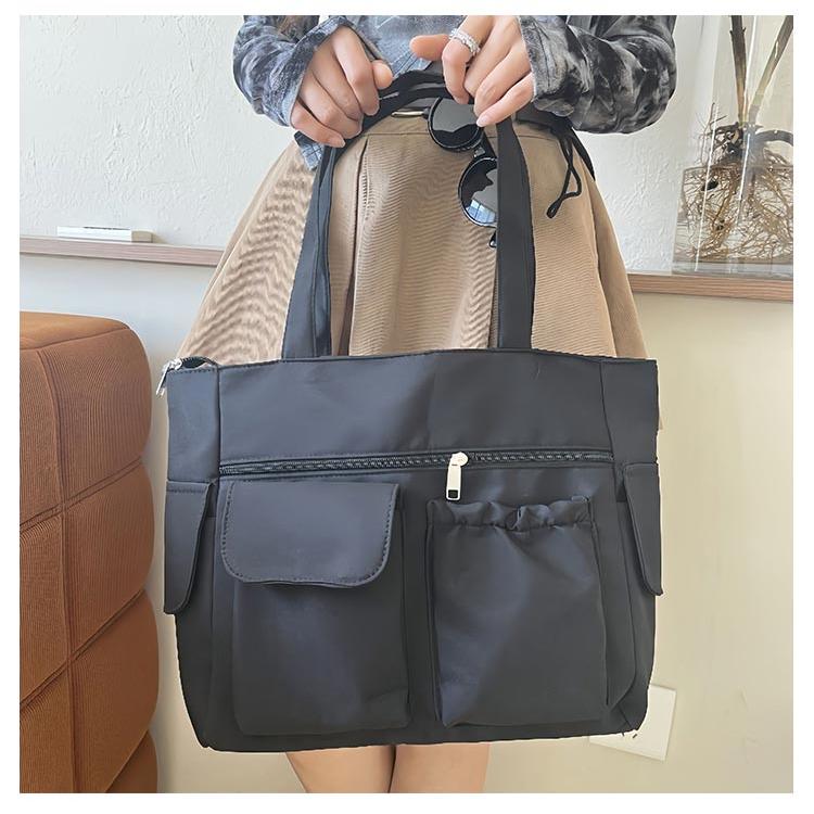 肩掛けバッグ バッグ 学生 大きめ 多収納 トートバッグ ナイロン 鞄 A4 たっぷり収納 収納力 バッグ サイドポケット 大きい おしゃれ 大容量 : itaiya6227 : EC ...