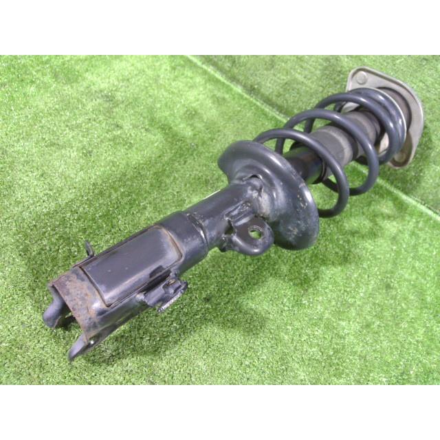 エブリィ ABA-DA17W 右フロントストラット 車いす移動車 分割式リヤシート付(RBS標準装備) Z2S SHOWA 41601 ...