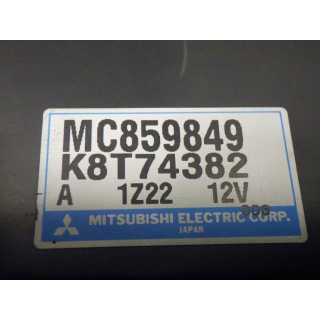 キャンター KK-FD50AB その他 電装部品 ロング 全低床 DX 木 警察車両 MC867672 : 日本エコカ工業ヤフー店 - 通販 ...
