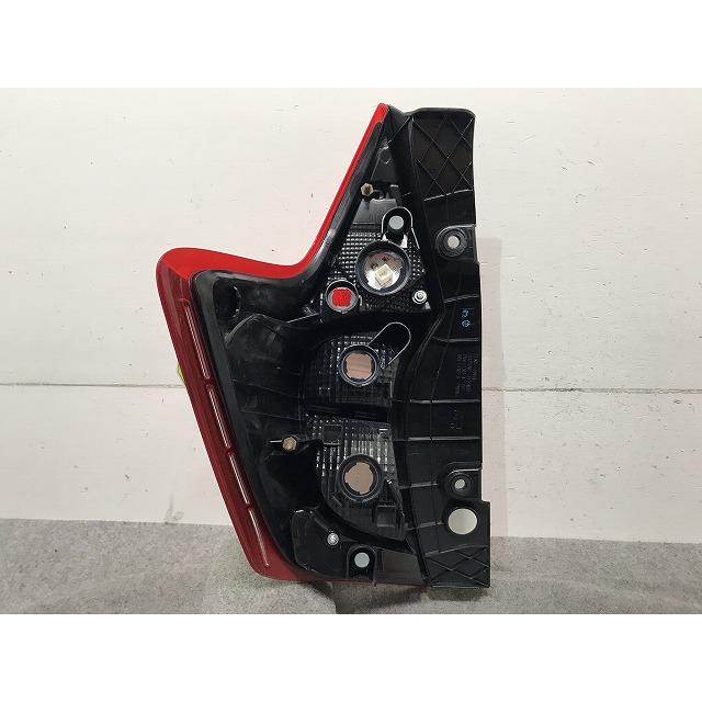 美品! ノート E12/HE12/NE12/SNE12 前期 右テールランプ/ライト/レンズ ICHIKOH D117 日産(101800) : エコパーツショップ - 通販 - Yahoo ...