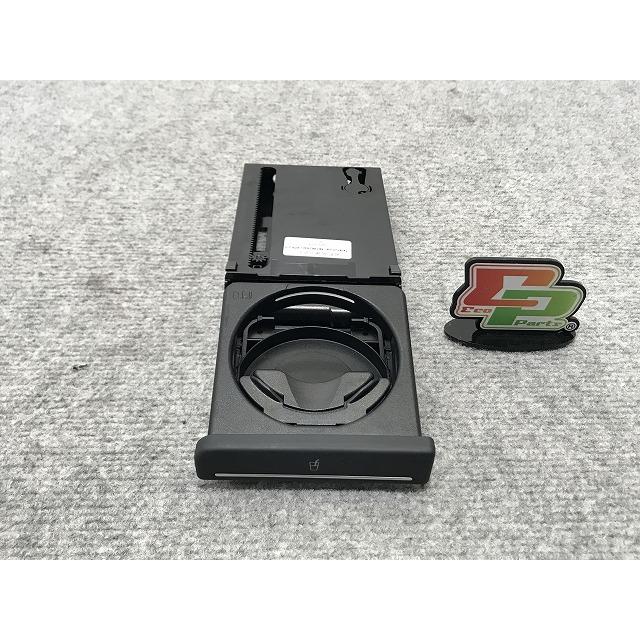 新品!A4(B6) 8E系 純正 右 フロント ドリンクホルダー/カップホルダー 8E2 862 534 L 8E2862534L5PR アウディ(134583) : エコパーツショップ ...