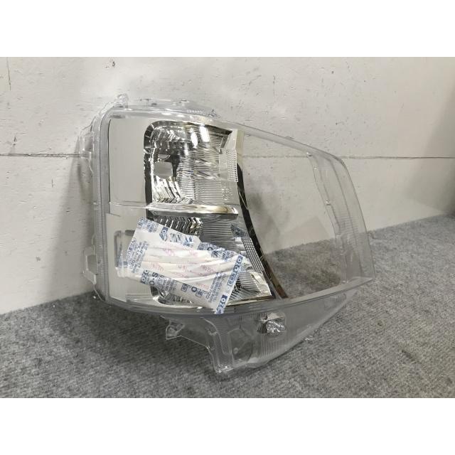 新品!ハイゼット/ハイジェット/サンバーバン/ピクシスバン S700V/M/B/S710V/M/B 純正 右 ヘッドライト レンズのみ ...