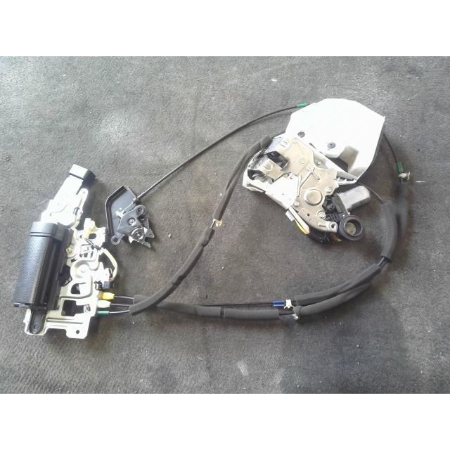 セレナ DBA-NC26 左Rドアロックソレノイド 82501-1VA0A : くるま生活応援隊エコパーツ - 通販 - Yahoo!ショッピング