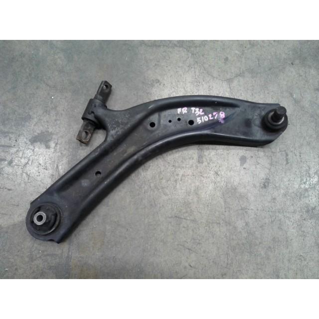 エクストレイル DBA-T32 右Fロアアーム 20X エマージェンシー 5人 RE0F10F GR63 54500-4CA2A : くるま ...