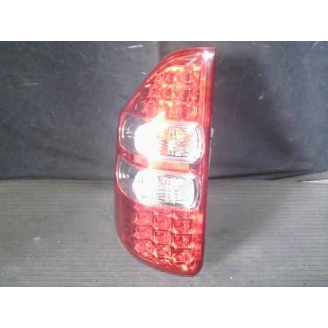 NOAH ノア DBA-ZRR70W 左テールランプ SI レイッシュ 8人 K111-01A 81561-28552 : くるま生活応援隊エコパーツ - 通販 - Yahoo!ショッピング