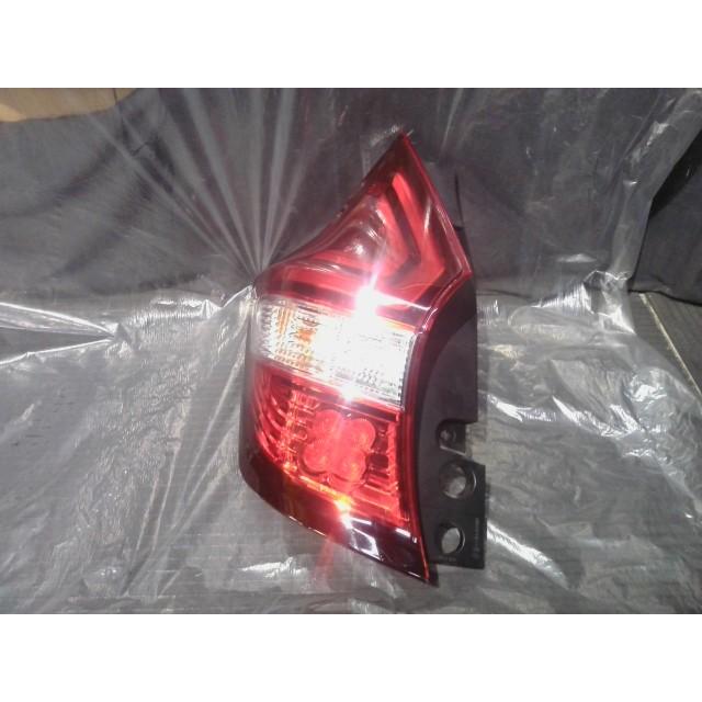 ノート DBA-E12 左テールランプ X RE0F11A GM38 イチコ D202 26555-5WK0B : くるま生活応援隊エコパーツ - 通販 - Yahoo!ショッピング