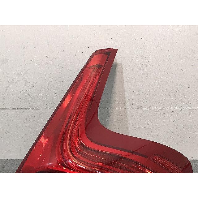 V40 /MB系/ 純正 右 テールランプ/ライト/レンズ LED VALEO 31395845 ボルボ (123384) : エコパーツ ...