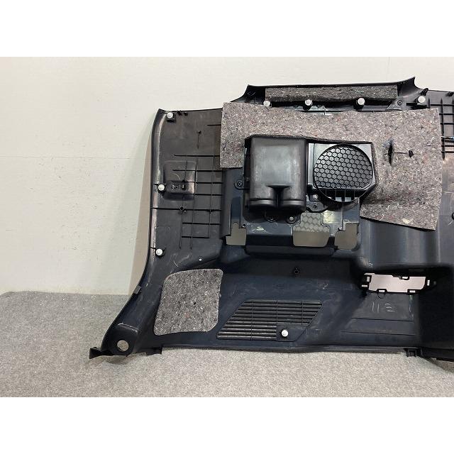 新品!ヴォクシー/ノア 70系/ZRR70G/ZRR75G/ZRR70W/ZRR75W 純正 左 クォーター トリム/内張りパネル 62512 ...
