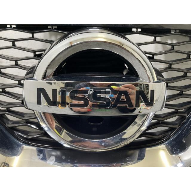 エクストレイル/X-TRAIL T32/NT32/HT32/HNT32 純正 前期 フロント グリル/ラジエーターグリル カメラ穴付 ...