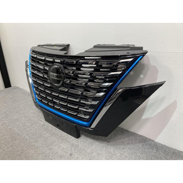 セレナ/ハイウェイスター e-POWER C27/HFC27 純正 後期 フロント グリル/ラジエーターグリル カメラ穴付 62310 ...