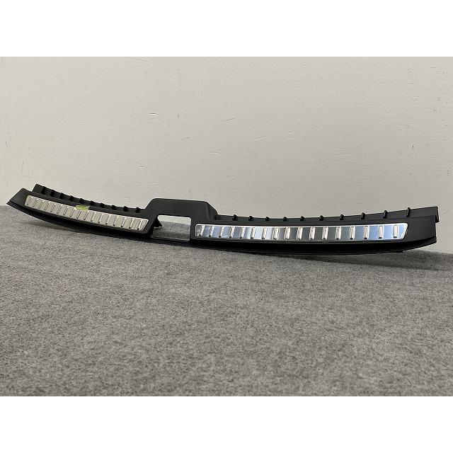 XC90 LB/LD系 純正 リア ゲート トリム スカッフ プレート 32353428 32353289 素地/メッキ ボルボ(141013 ...