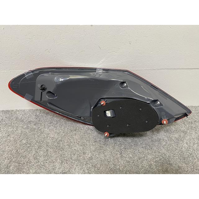 新品!Cクラス W205 純正 右 テールランプ/ライト/レンズ LED A2059061457 A205906145764 メルセデスベンツ ...