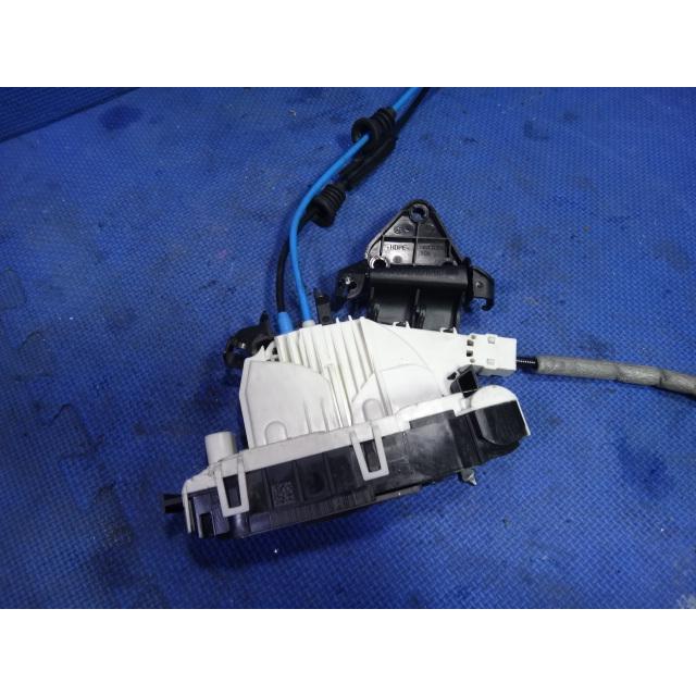 メルセデス ベンツ W204 C200 等 右 リア ドアロック アクチュエーター (希少) 品番 2047301835 [0199 ...