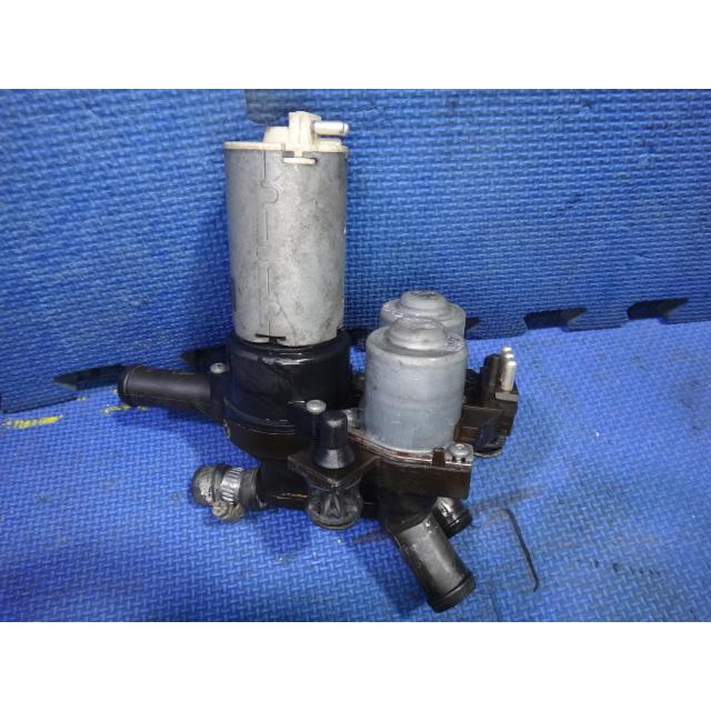 メルセデス ベンツ W124 E280 E320 等 ヒーターバルブ 品番 0018303784 [1479] : 1479-60 : 輸入車専門中古パーツのエレメント - 通販 ...