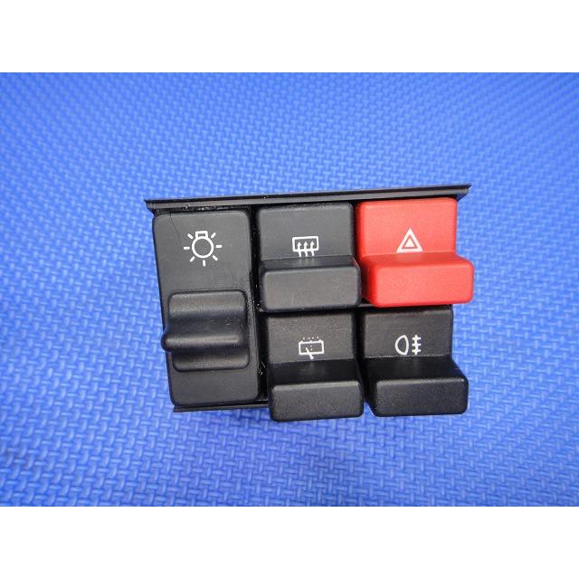 フィアット パンダ 141 等 スイッチ ライト リア ワイパー 等 ハザードスイッチ 難有り [3942] : 輸入車専門中古パーツのエレメント - 通販 - Yahoo!ショッピング