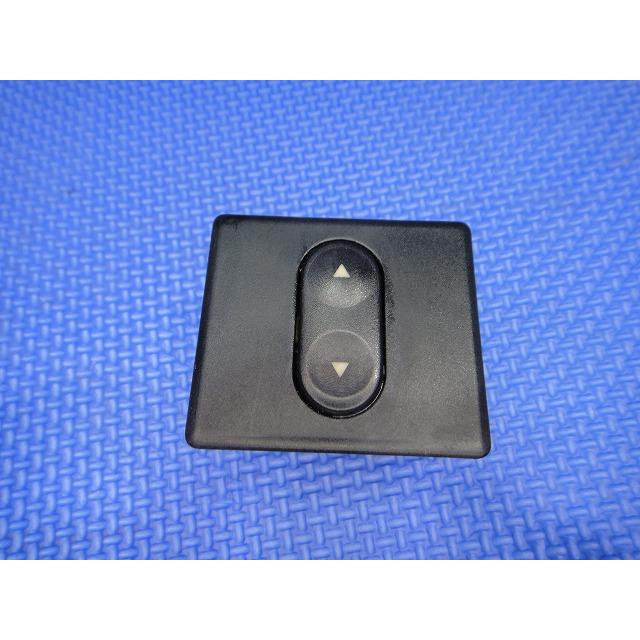 フィアット パンダ 141 等 パワーウィンドウ スイッチ 運転席 2個付き [3942] : 輸入車専門中古パーツのエレメント - 通販 - Yahoo!ショッピング
