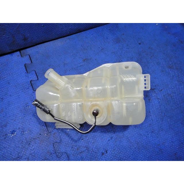 Volvo ボルボ V40 MB4164T 等 ラジエター サブタンク 品番 31338763 [4072] : 輸入車専門中古パーツの ...