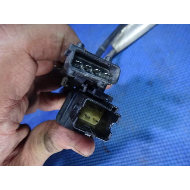 Volvo ボルボ V70 BB 系 等 O2 オーツー センサー ラムダ 品番 30774570 0258007370 [6709 ...