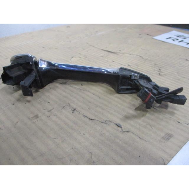 ベンツ Cクラス C63 W204 AMG フロント左ドアロックアクチュエーター A2047201735 : イレブンオート - 通販 ...