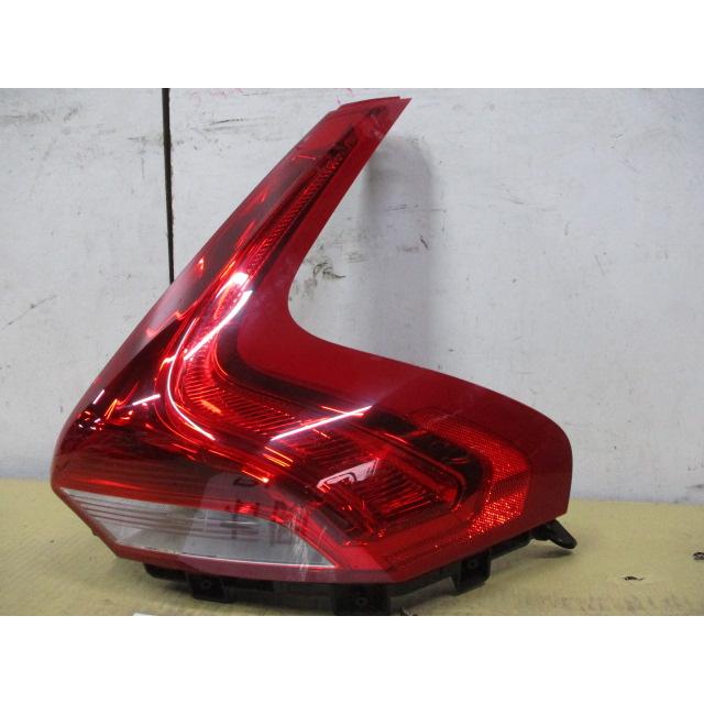 ボルボ V40 MB4164T オーシャンレース 純正 右テールライト テールランプ LED 31395845 : イレブンオート - 通販 ...