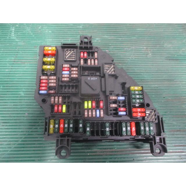 BMW 6シリーズ 640i F06 DBA-6A30 Gran Coupe トランク内 ヒューズボックス 9264924-01 ...