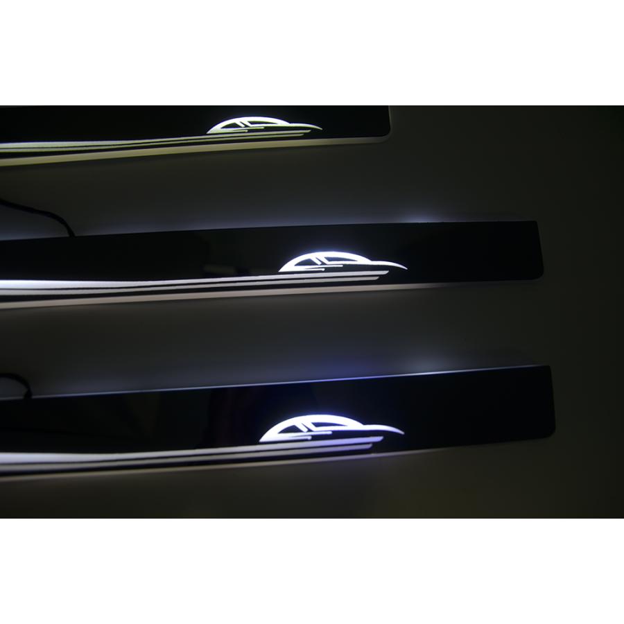 クラウン CROWN 新型 220系 専用 スカッフプレート LED シーケンシャル 流れる 白色 ARS220 AZSH20 AZSH21 GWS224 20 21 224 H20 H21 ...