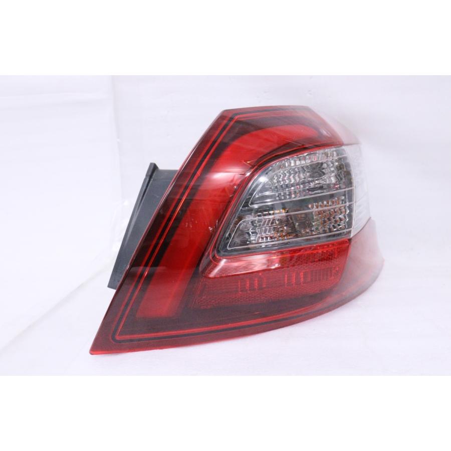 PEUGEOT 14-368★美品★LED T9 プジョー308★右テールライト 9823728580 ASSY 純正★プジョー (DM ...