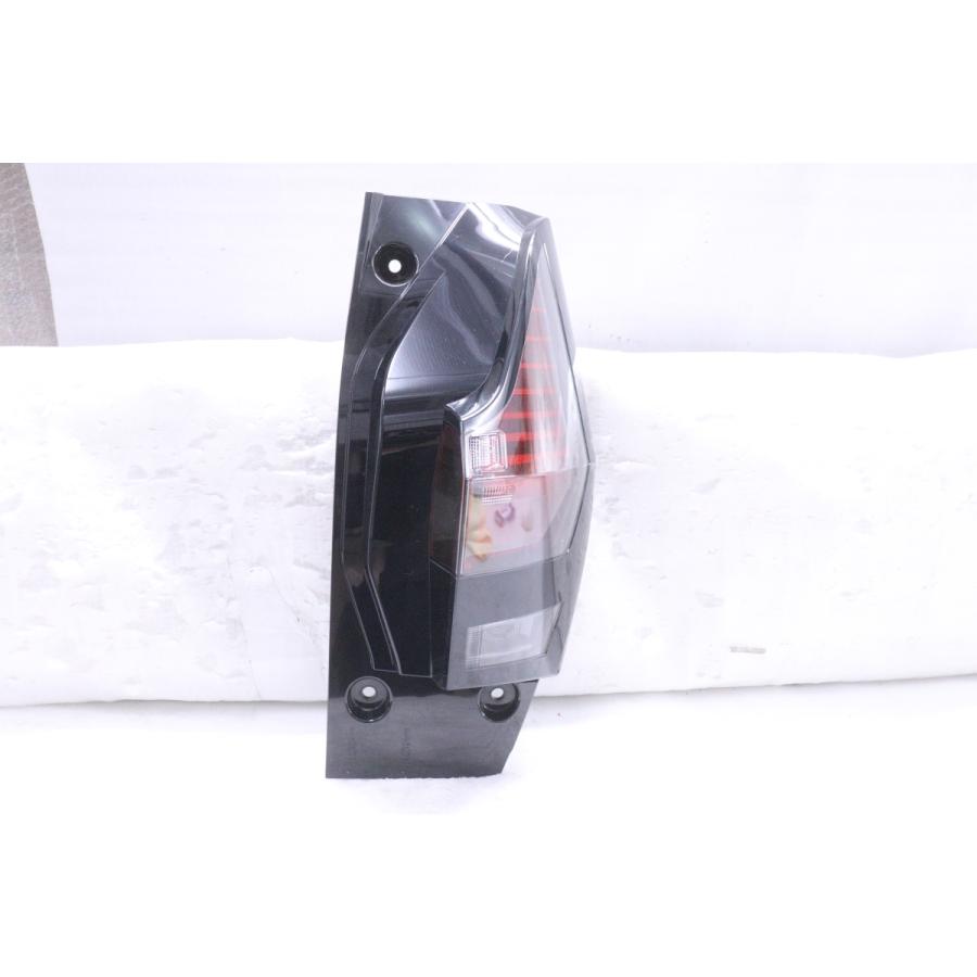 47-2324★美品 LED B6AW サクラ★右テールライト ICHIKOH D286/D287 ユニット SAKURA 純正★日産 (UK) : ENISHI RE PARTS YS ...