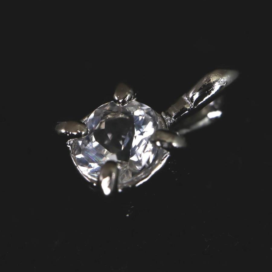 ロシア産 フェナカイト 4mmラウンド ペンダントトップ 0.295g 【榎本通商14140】 : 榎本通商 - 通販 - Yahoo!ショッピング