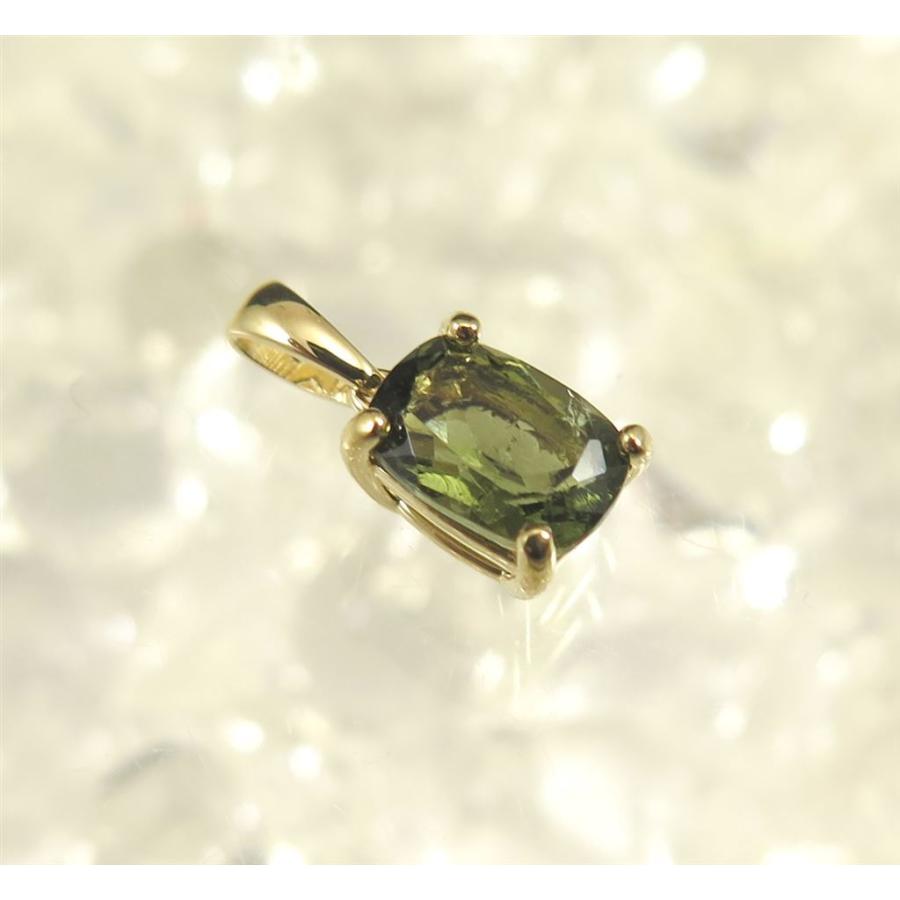 モルダバイト 7X5mmクッションカット ペンダントトップ K18YG 0.89g 【榎本通商24759】 : 榎本通商 - 通販 - Yahoo!ショッピング