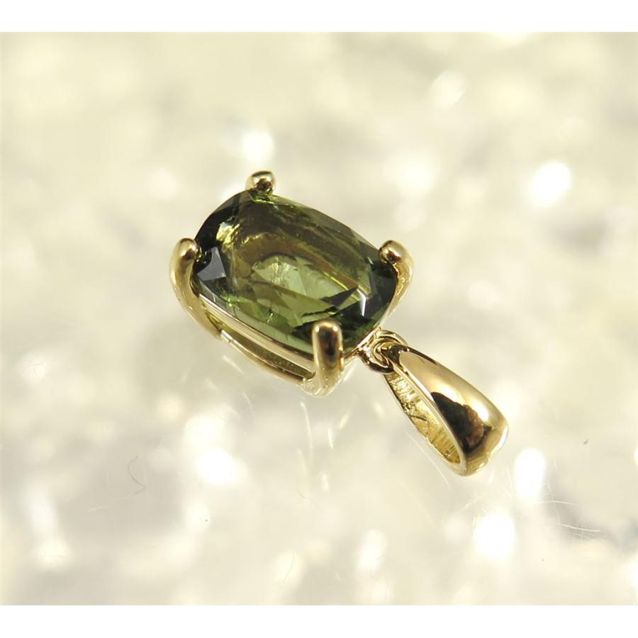 モルダバイト 7X5mmクッションカット ペンダントトップ K18YG 0.89g 【榎本通商24759】 : 榎本通商 - 通販 - Yahoo!ショッピング