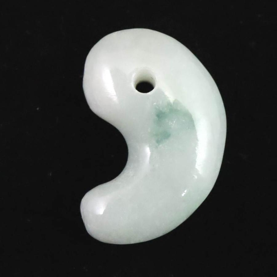 糸魚川翡翠 ヒスイ 小滝産 薄緑 23mm勾玉 ディレクトリカード付 4.61g 【榎本通商83230】 : 榎本通商 - 通販 - Yahoo!ショッピング