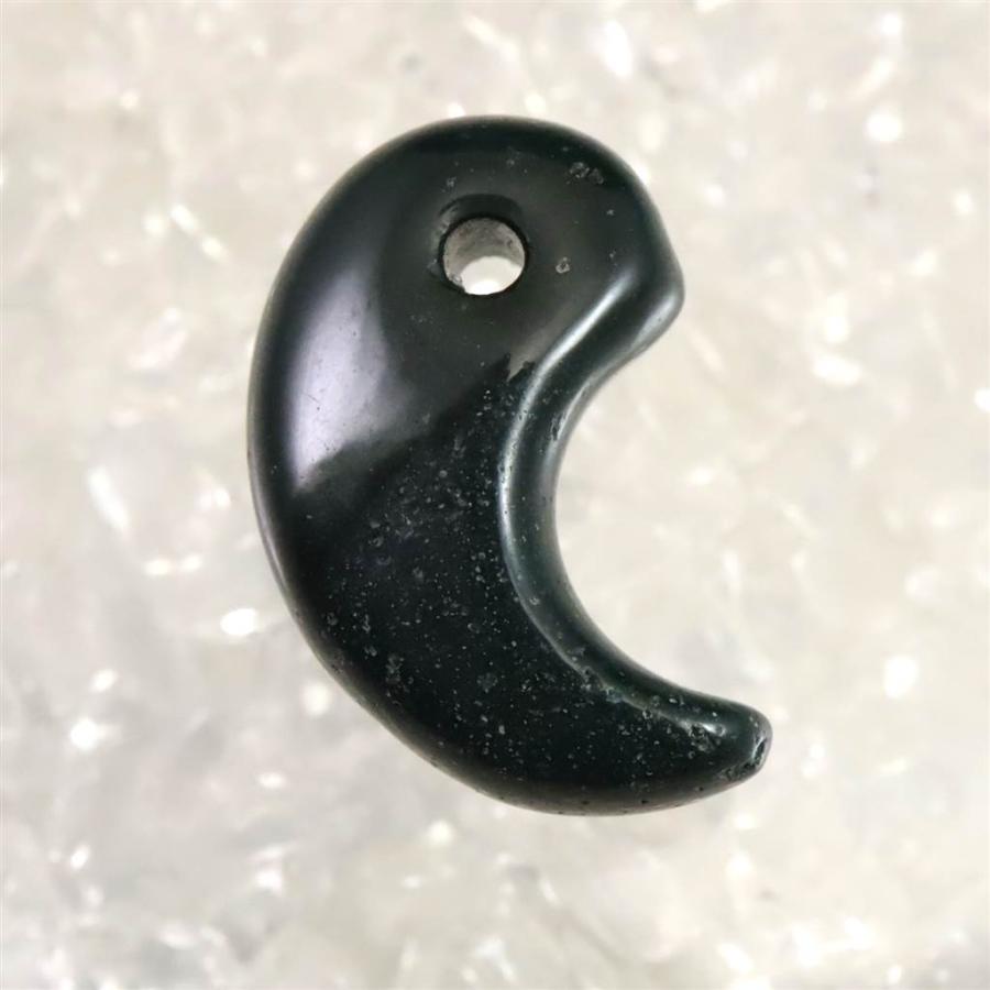 出雲碧玉 出雲石 21mm勾玉 2.76g ディレクトリーカード付 【榎本通商88674】 : 榎本通商 - 通販 - Yahoo!ショッピング