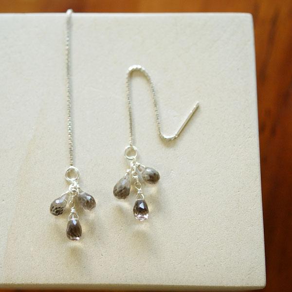アメリカンピアス＆チャームの2WAYピアス SV925 天然石 スモーキークォーツ ドロップ 3粒 揺れる チェーンピアス ロングピアス ...