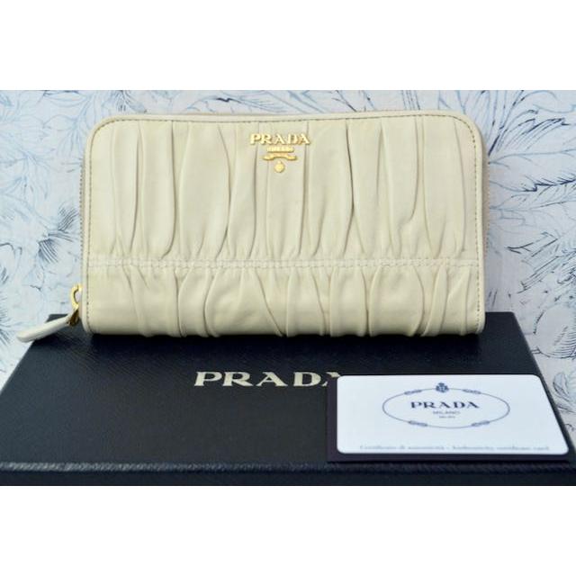 PRADA プラダ 長財布 日本未発売 1M0506 ラウンドファスナー PRADA プラダ 長財布 日本未発売 1M0506 ラウンドファスナー