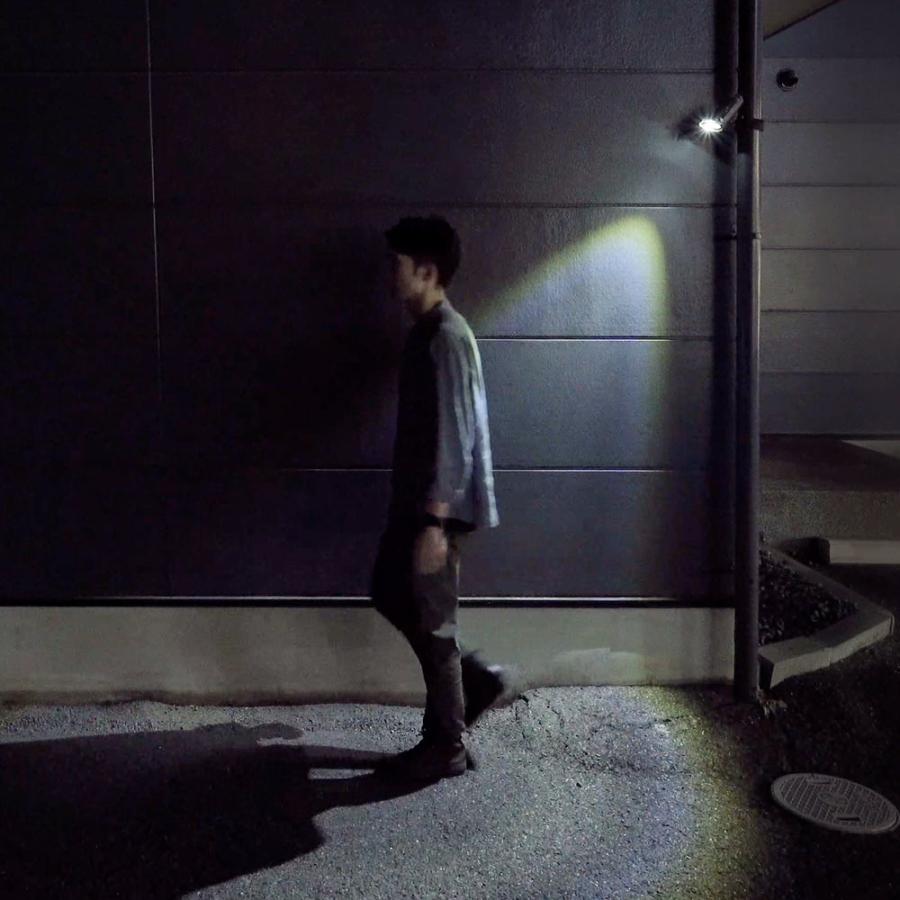 イーサプライ センサーライト 人感センサー 屋外 led ソーラー 防犯 充電式 柱 ポール取り付け フェンス EEX-LEDSR02 : イーサプライ ヤフー店 - 通販 - Yahoo ...