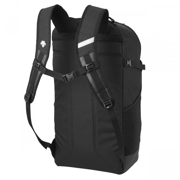 デサント マルチトレ−ニング バックパックユニセックス DMC-8000-BKWH :dmc-8000-bkwh:イーゾーン スポーツ ...