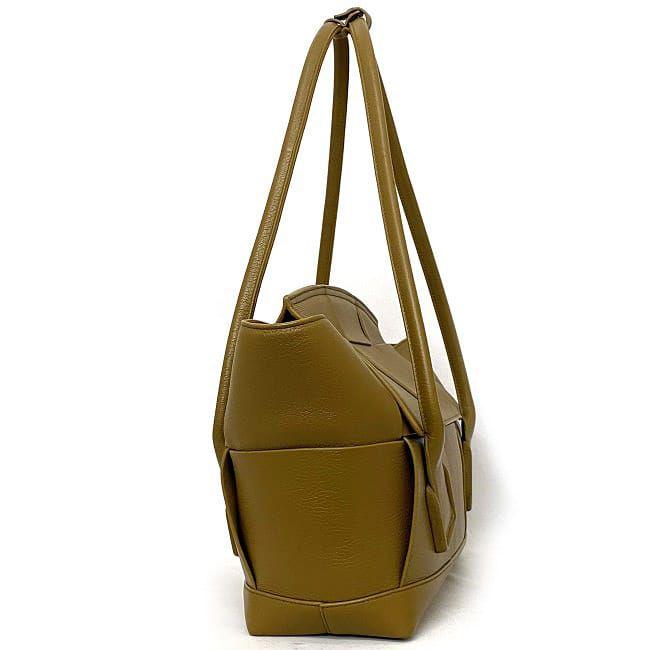 ボッテガ ヴェネタ トートバッグ ブラウン マキシイントレチャート 573400 VMAP1 2127 美品 レザー 中古 BOTTEGA VENETA 肩掛け フラップ 本革 自立 書類 茶色 編み込み 定番 人気 シンプル 男女兼用 お洒落 高級感 上品 カジュアル ブランド 本物 鑑定済み BOTTEGA VENETA（ボッテガ・ヴェネタ） ボッテガ ヴェネタ トート