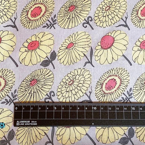綿麻キャンバス 生地 イソエッコ HINAGIKU ひなぎく 北欧 花言葉 isso ecco ＆? てんとう虫 布 手芸 商用可能 ブランド生地 : 手芸のfairylace - 通販 ...