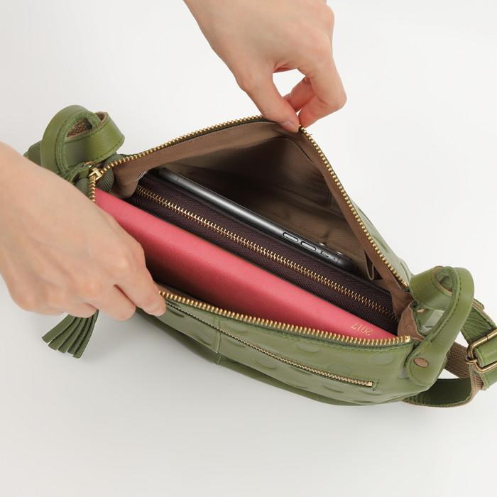 アンシグネット un signet カウレザードット柄 ショルダーバッグ 日本