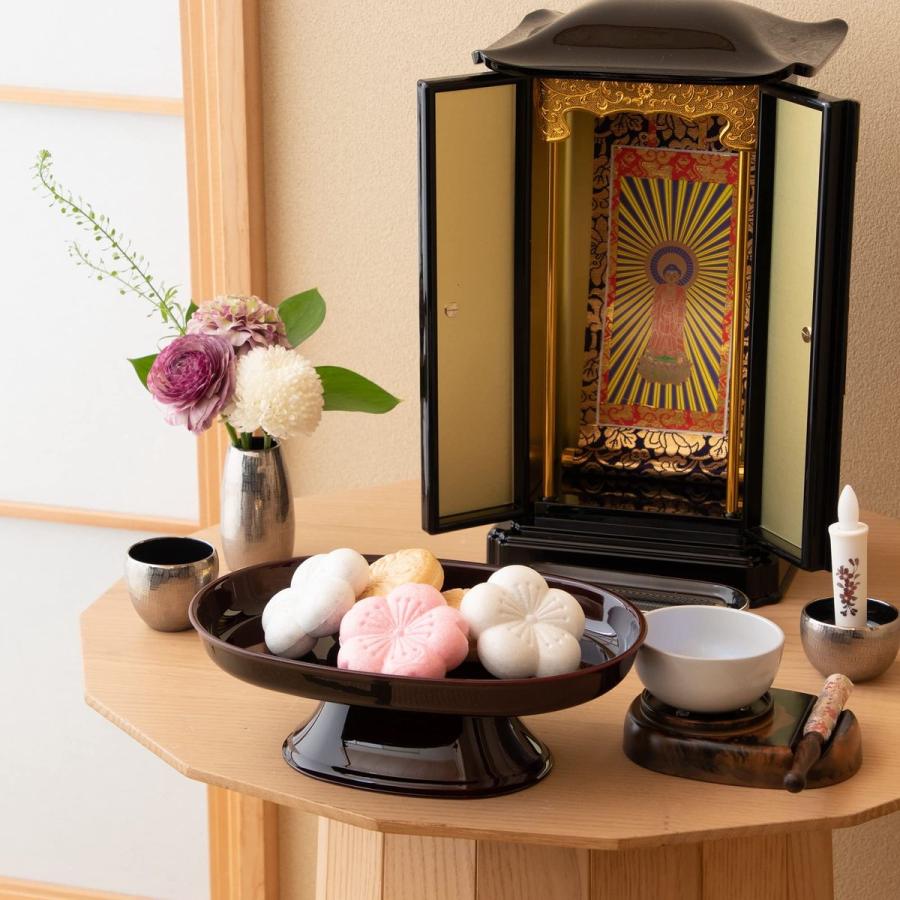 サンメニー 仏具 小判型供物台 仏膳 7寸 黒(内朱) お盆 法事用 仏壇用品 コンパクト 横置き 日本製 ABS製 供物机用 供え物用 上品デザイン 147g : UT-Jai(ユーティー ...