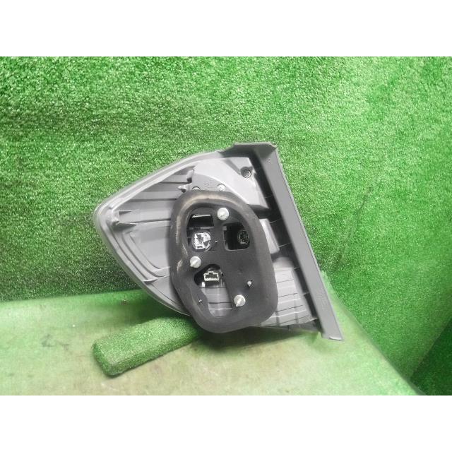 フィット 【個人宅発送可】フィット DAA-GP1 右テールランプ ハイブリッド LDA-MF6 33500-TF0-J71 : fm-factory - 通販 - Yahoo!ショッピング