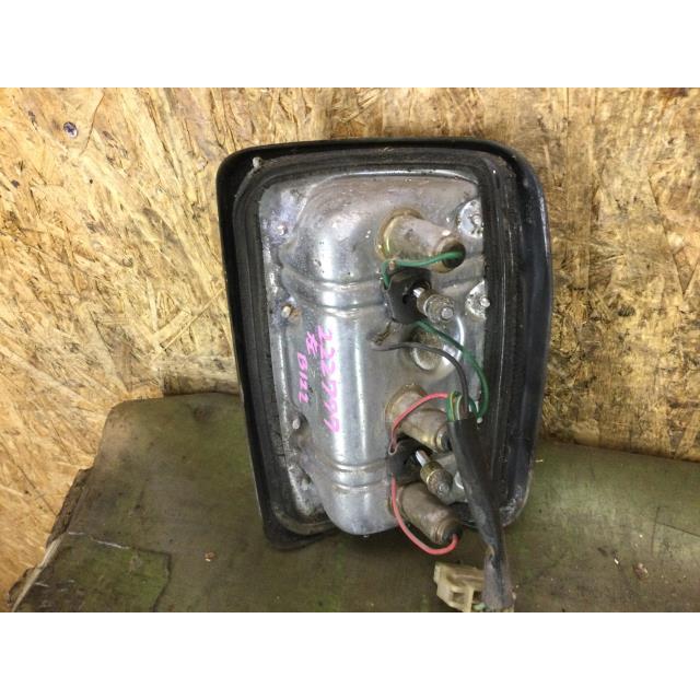 【個人宅発送可】サニートラック R-B122 右テールランプ DX 0.5T 26550-G1900 : fm-factory - 通販 - Yahoo!ショッピング