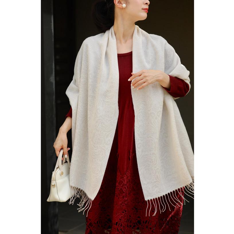 柔らかく浮かび上がるダマスク柄の滑らか大判ストール : CAWAII - 通販 - Yahoo!ショッピング