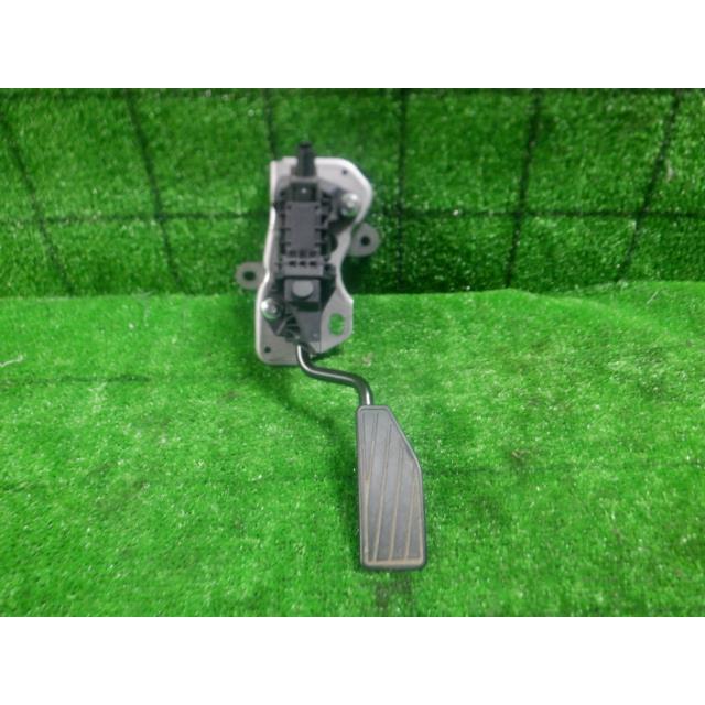 スペーシア DAA-MK53S ペダル カスタム ハイブリッドXSターボ 4WD ZJ3 49400-74P40 : マルフジ - 通販 - Yahoo!ショッピング