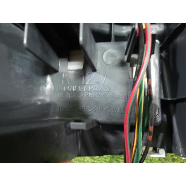 ボンゴフレンディ KH-SGLR 右テールランプ RF-V 4WD8人 PT S51P-51-150C : マルフジ - 通販 - Yahoo!ショッピング